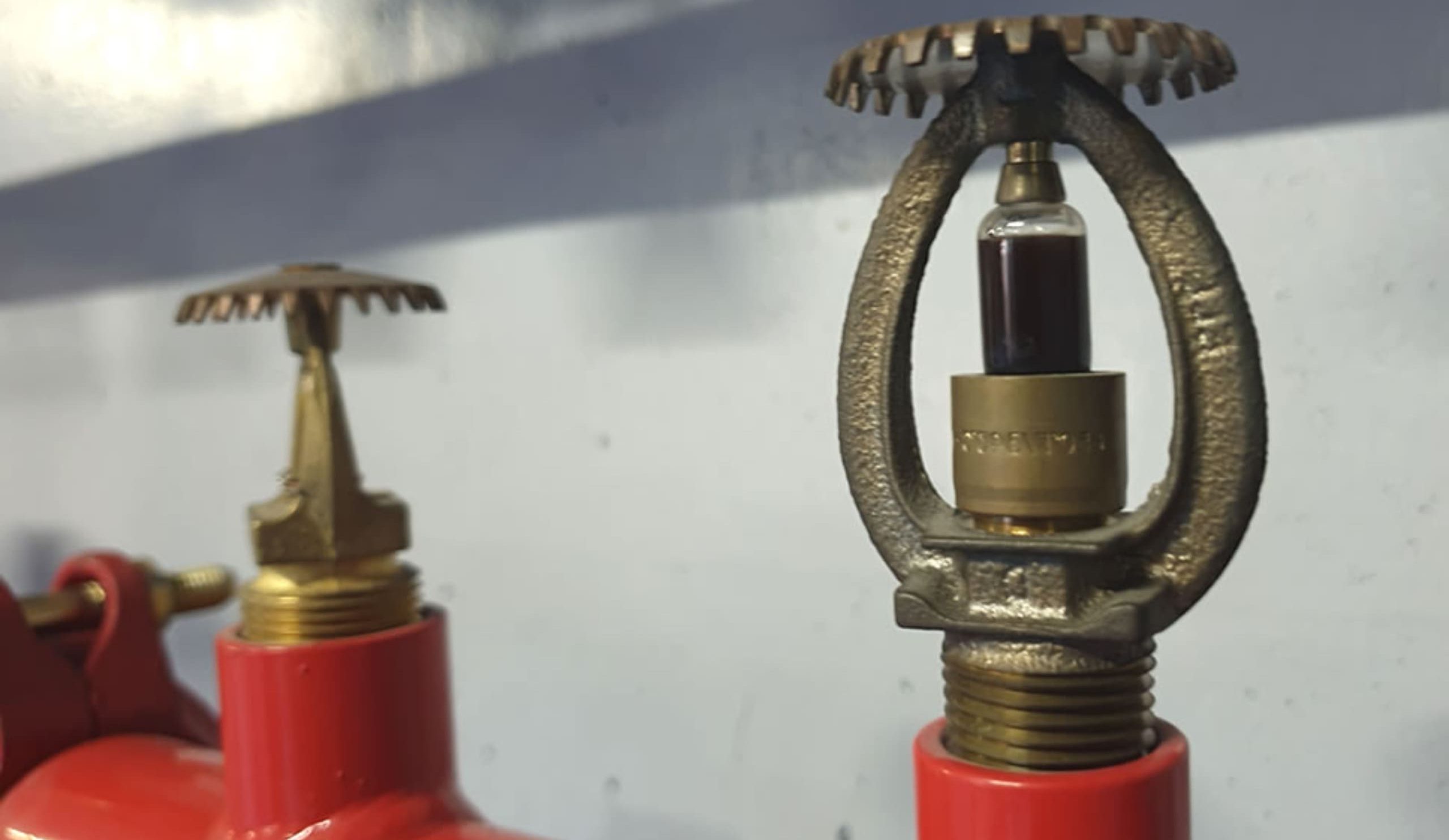 La importancia de un sistema contra incendios en entornos industriales y residenciales - EstLatam